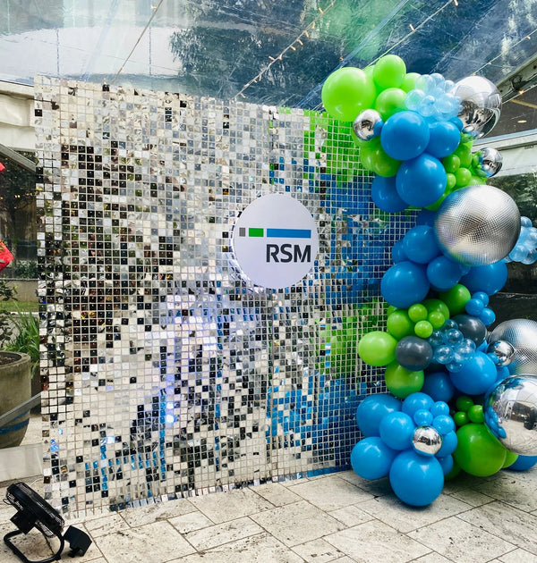 Corporate Shimmer wall Backdrop and balloon garland display – Balloonz